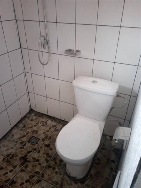 Studio Neuf Avvec Gardien Parking À Kondengui Bordure De Route ...